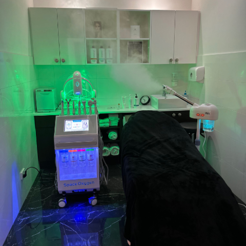 O2 derm therapy-Dermaplaning,salmon DNA,tear trough filler